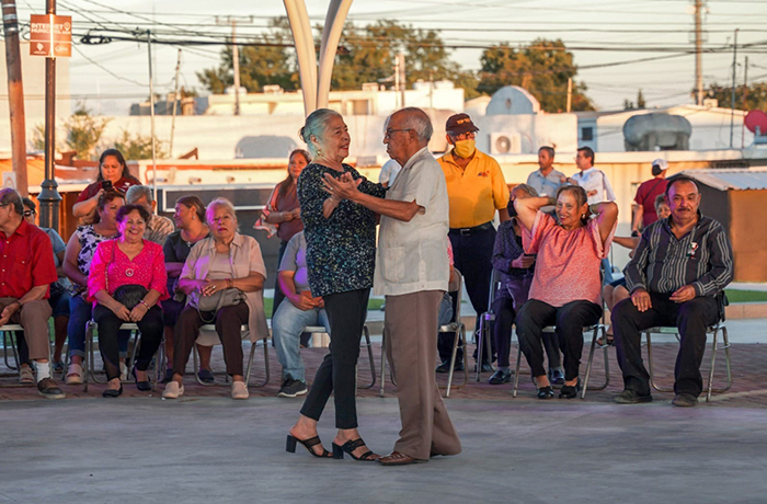 ¡No te pierdas jueves y viernes de danzón en la Plaza Simón Bolívar ...